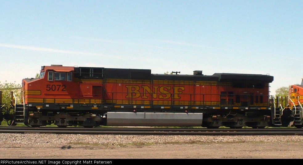 BNSF 5072